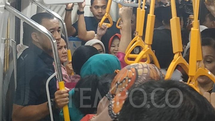 Indonesia;s First Lady Iriana Jokowi Rides in Packed MRT Trial Run – ASEAN Digest